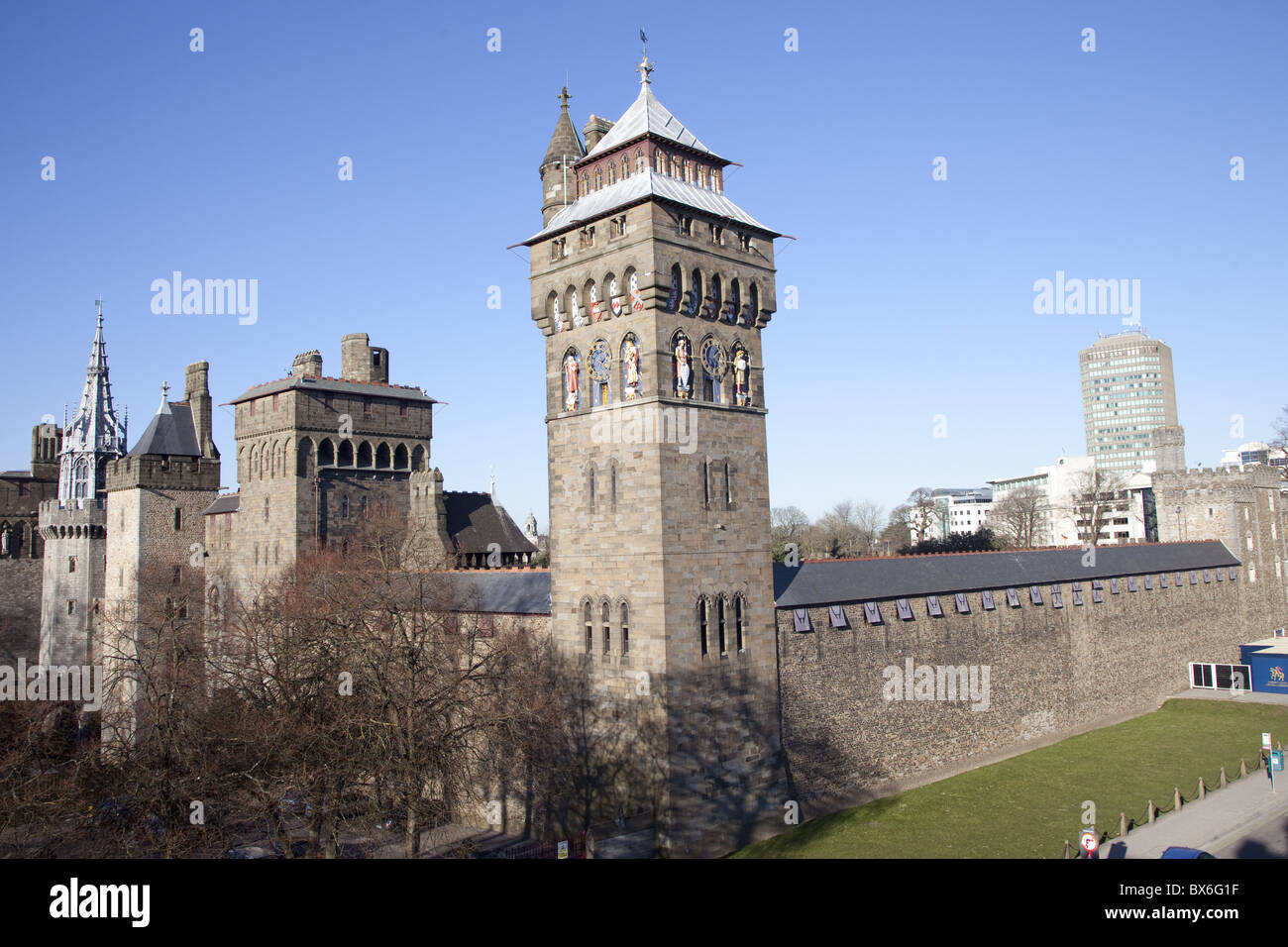 Cardiff castle wales hi-res stock photography and images - Alamy
