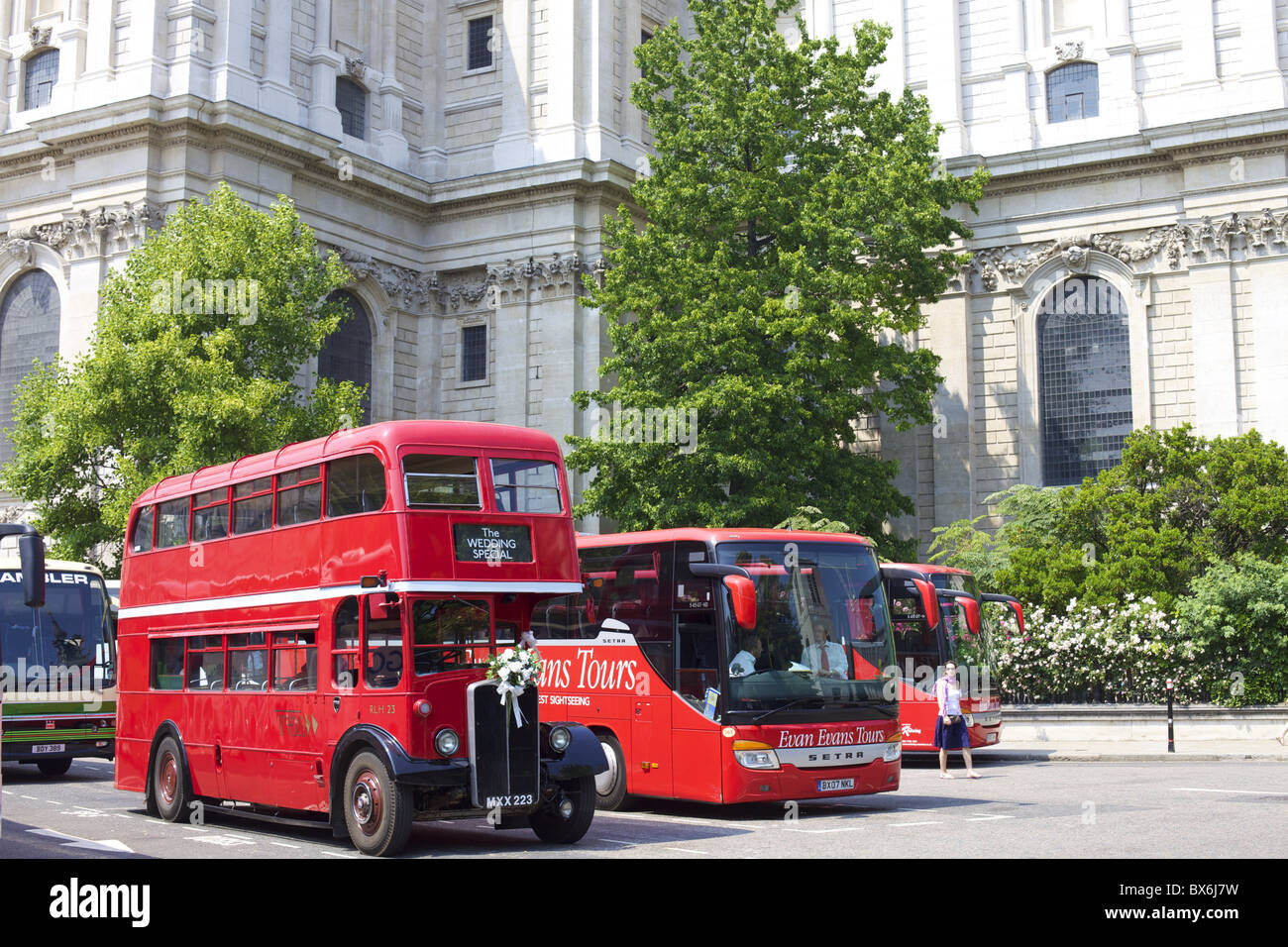 Traditional Bus outside St. Pauls Cathedral, London, England, United ...