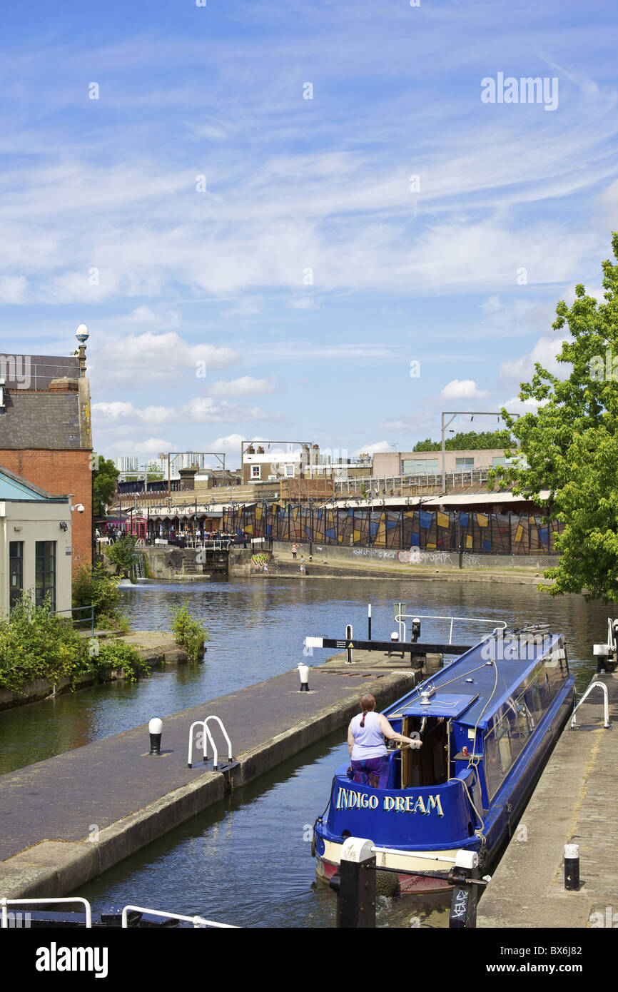 Camden lock london hi-res stock photography and images - Alamy