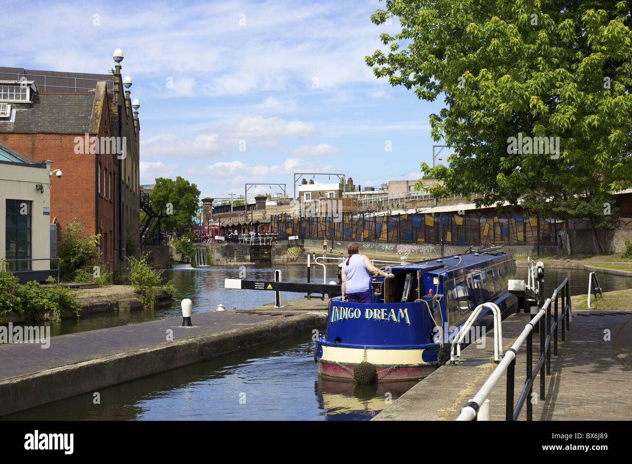 Camden lock london hi-res stock photography and images - Alamy