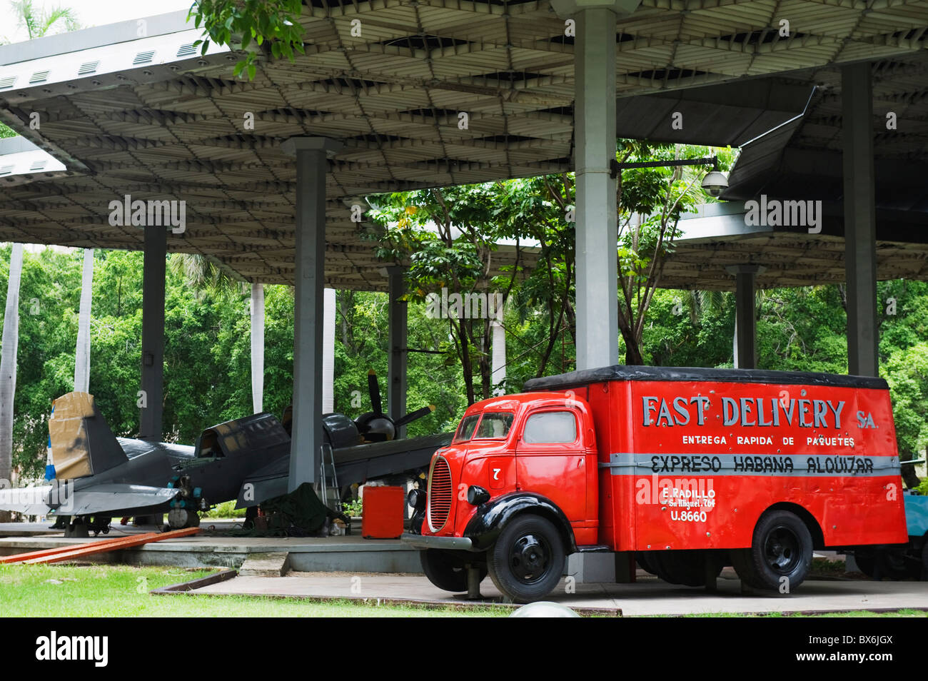 Old delivery van hi-res stock photography and images - Alamy