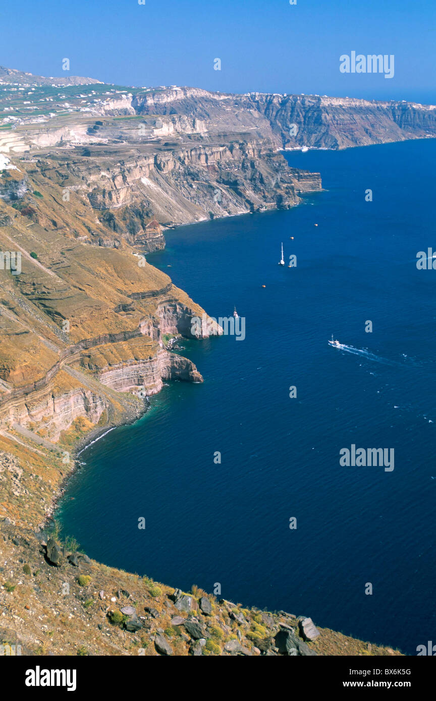Cliffs on basin of Caldera, island of Santorini (Thira), Cyclades ...