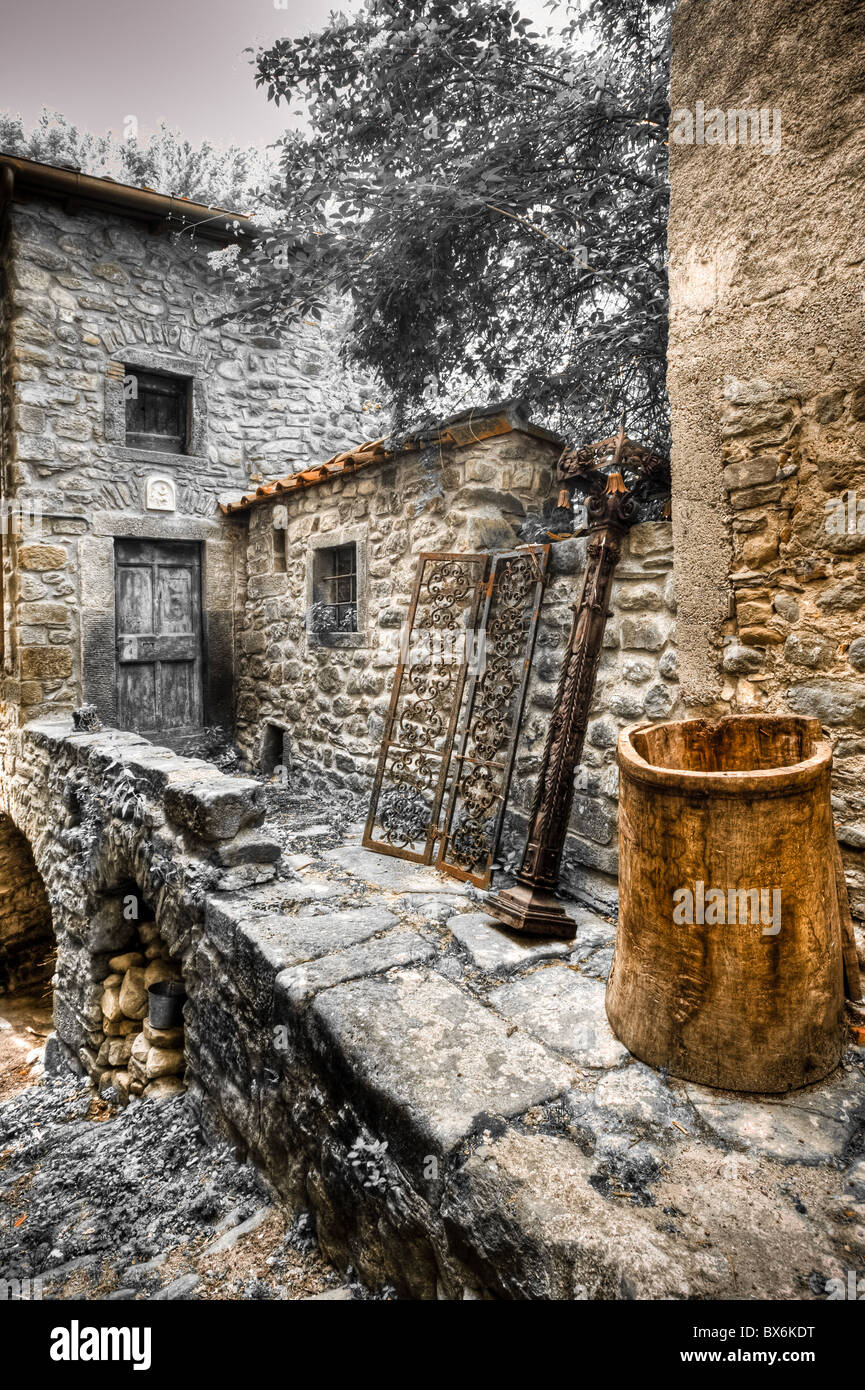 Verrucola castla in Borga, Tuscany, Italy Stock Photo - Alamy