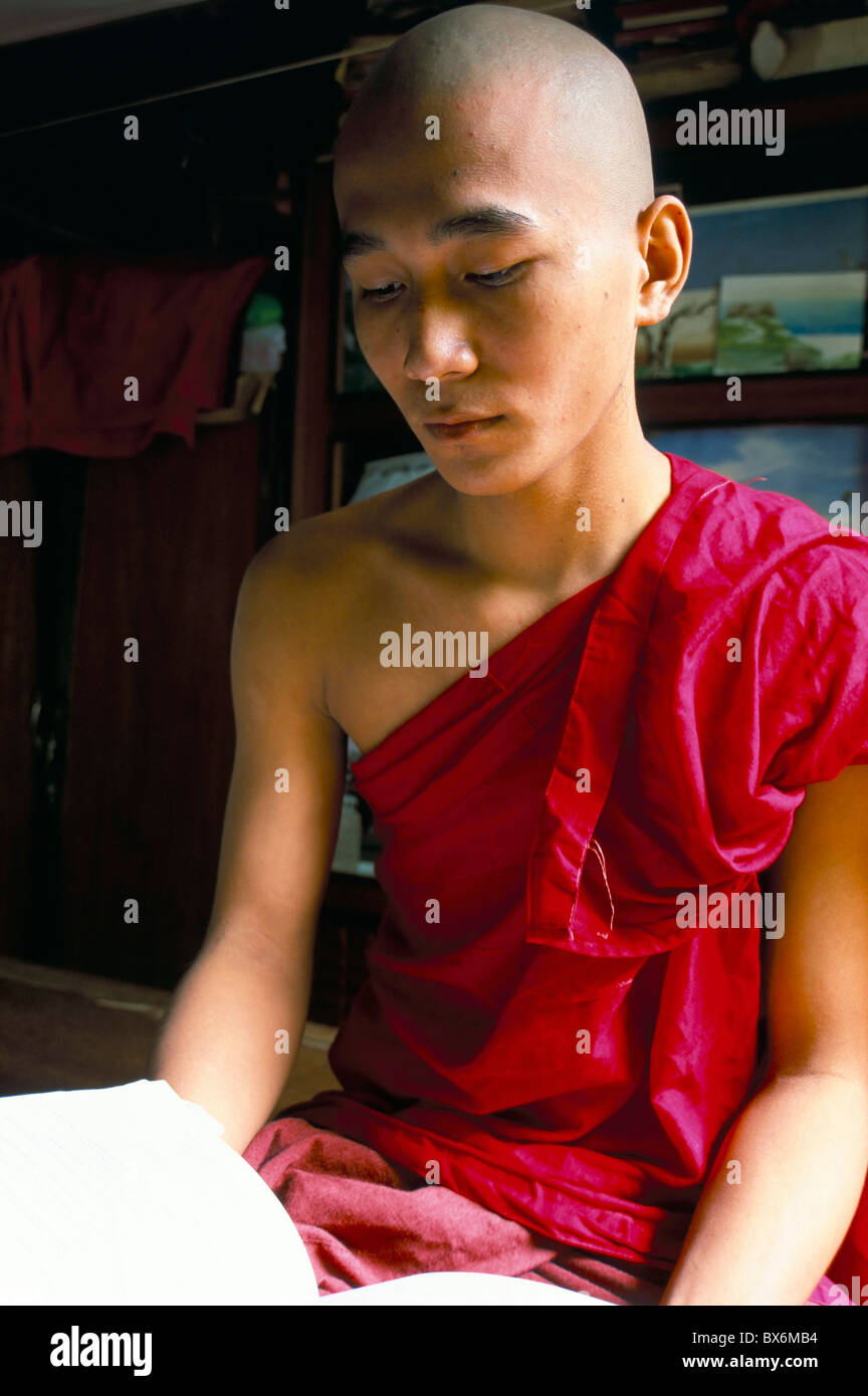 Buddhist monk, Mahagandayon Monastery, Amarapura, Mandalay Division ...