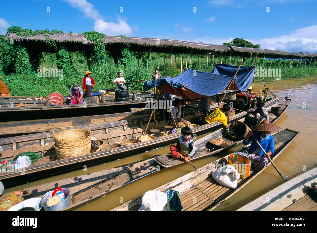 Floating market, Ywama, Inle Lake, Shan State, Myanmar (Burma), Asia ...