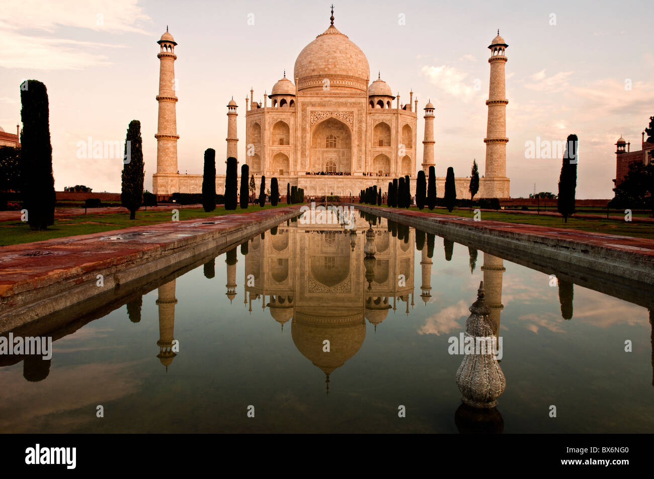 taj mahal a famous landmark in india Stock Photo - Alamy