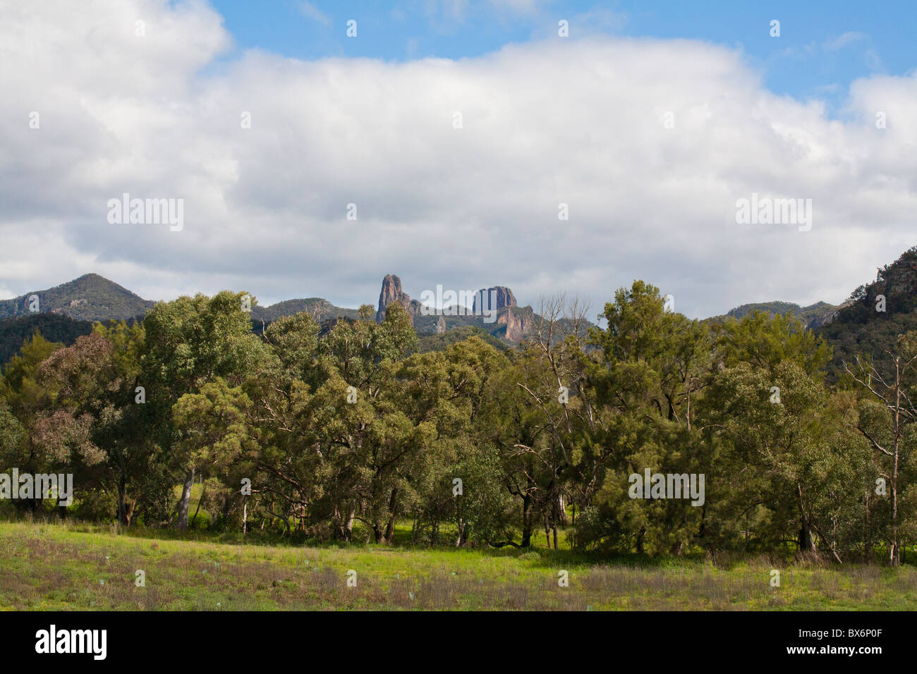 Belougery Spire and Crater Bluff in Warrumbungle National Park ...