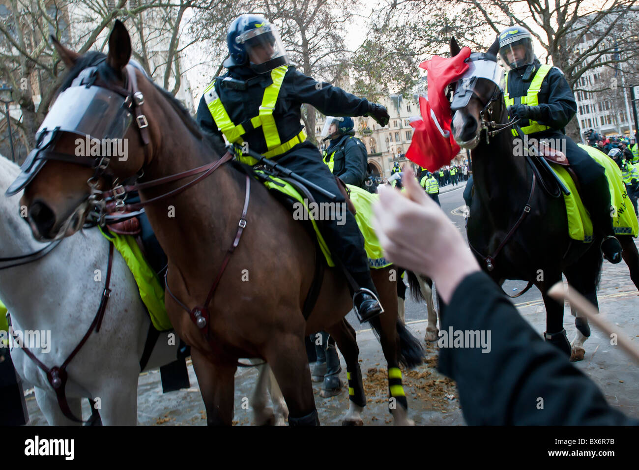 Riot police horses hi-res stock photography and images - Alamy