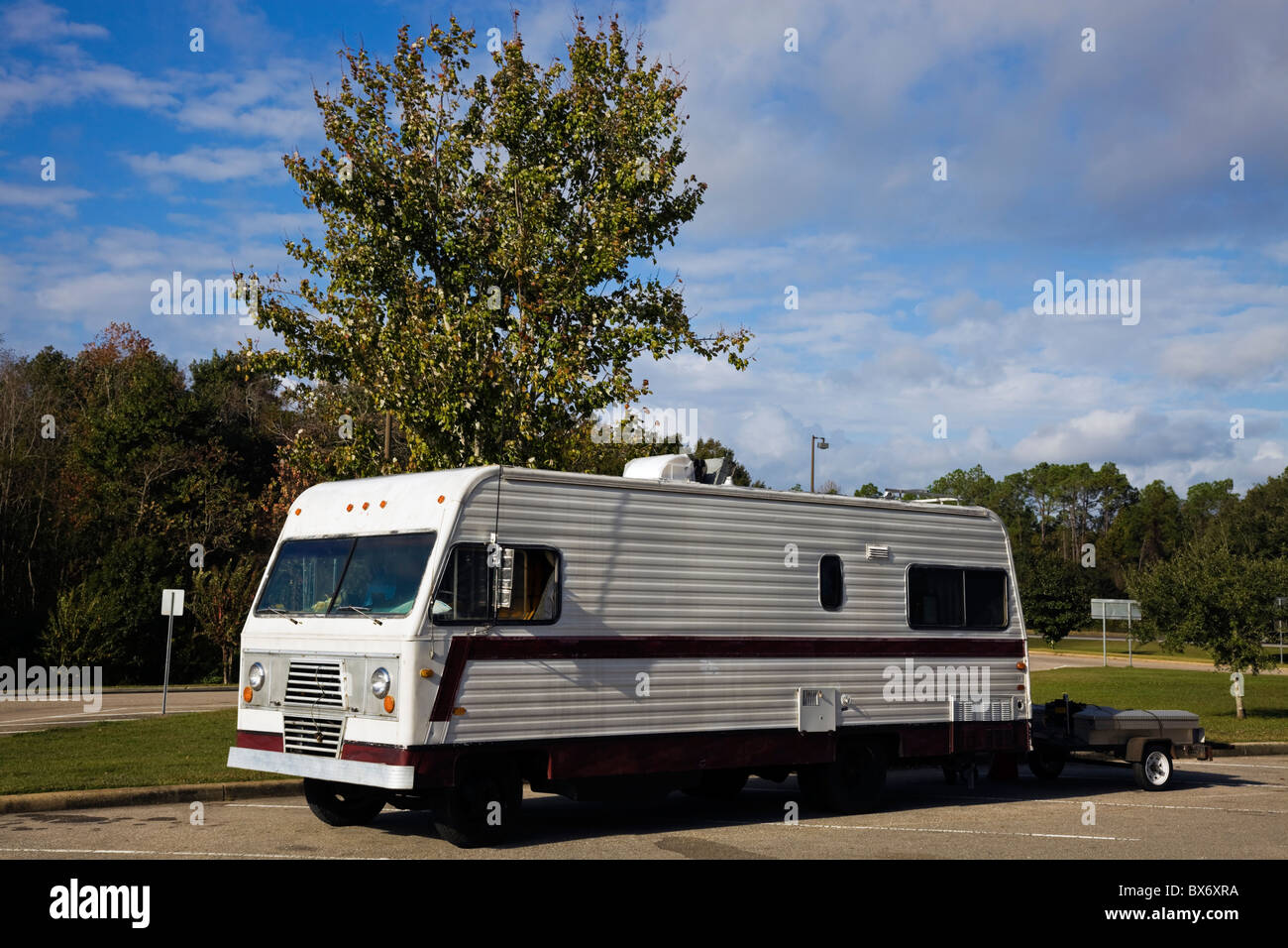 Old rv hi-res stock photography and images - Alamy