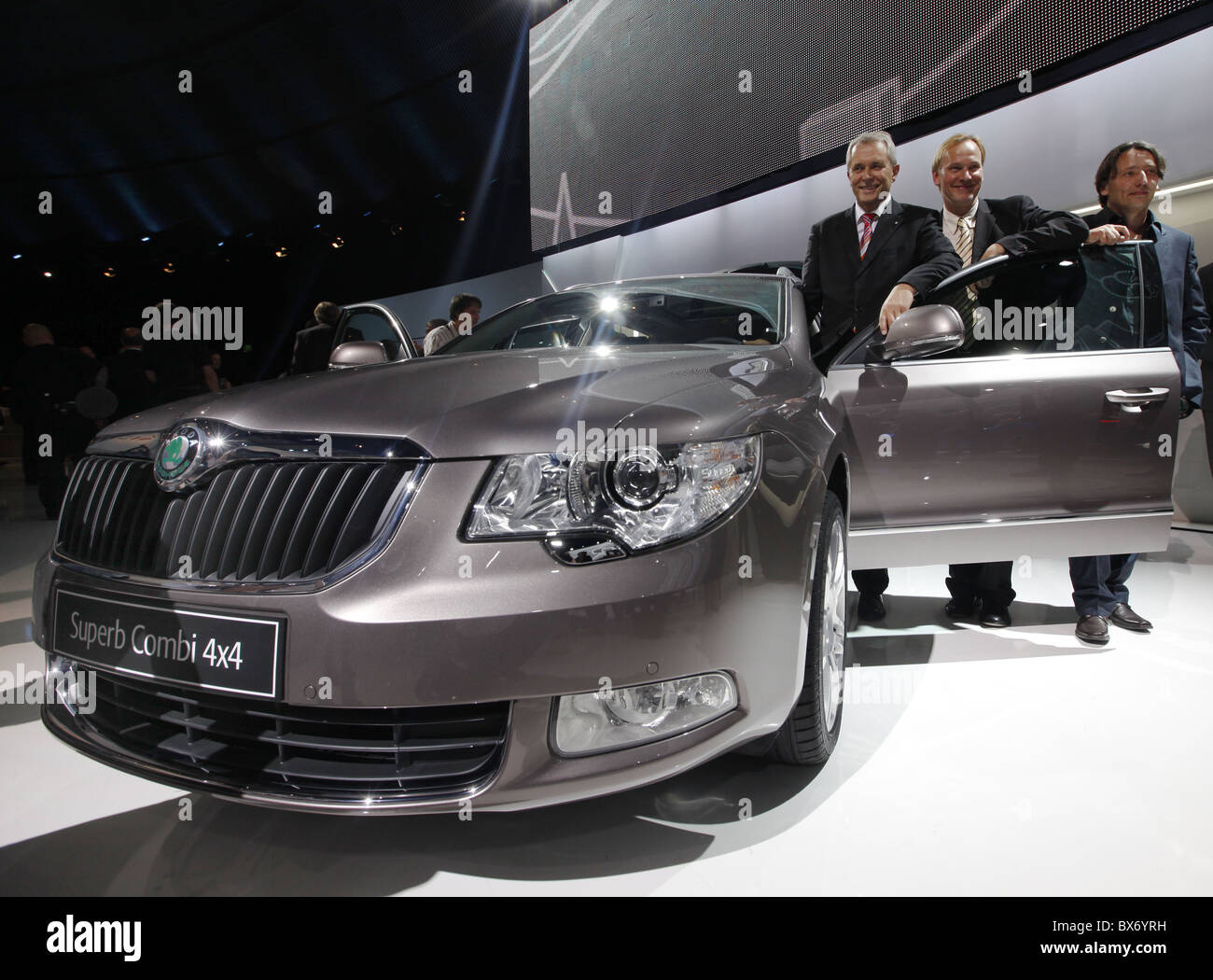 Skoda Auto CEO,Reinhard Jung presents brand new limousine Skoda Superb ...