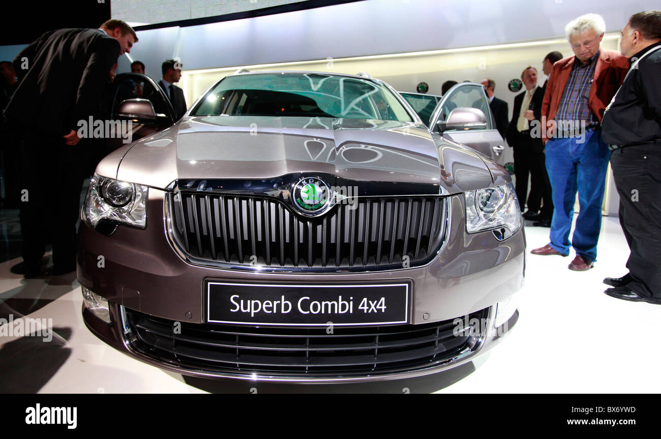 Skoda Superb Combi Stock Photo - Alamy