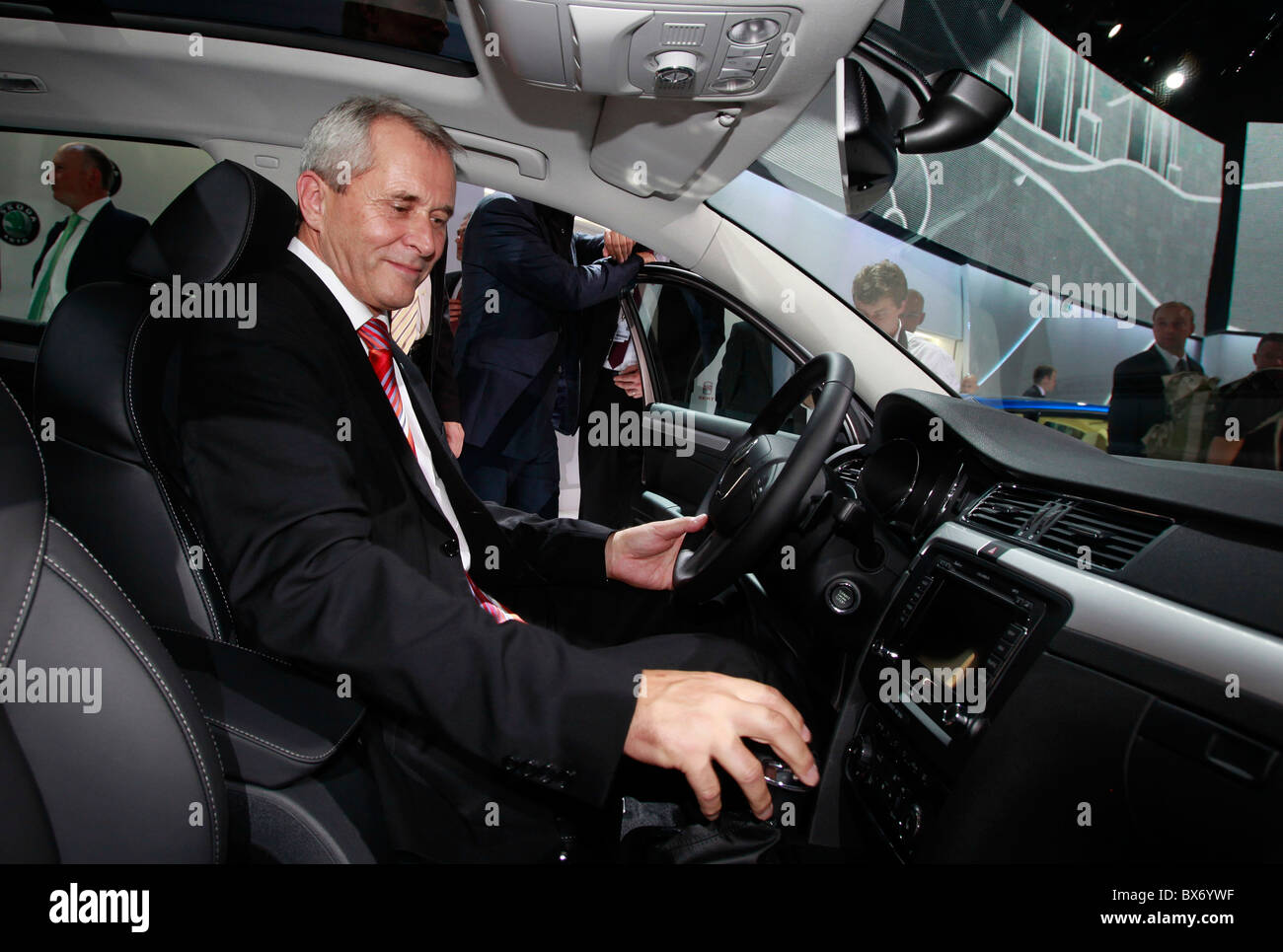 Skoda Auto CEO Reinhard Jung presents brand new limousine Skoda Superb ...