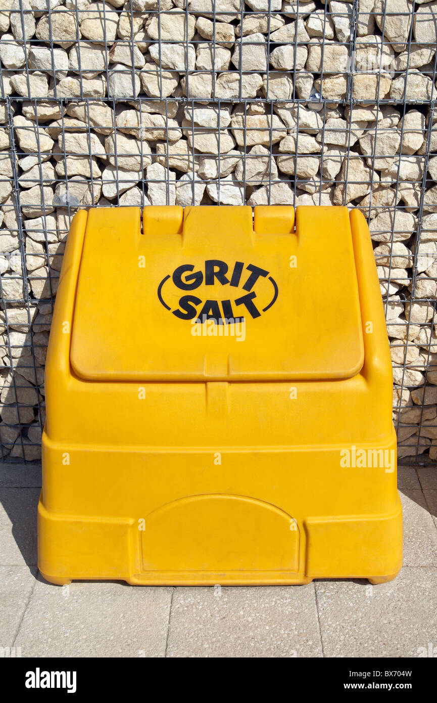 Salt and grit box hi-res stock photography and images - Alamy