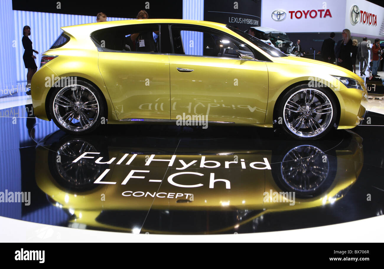 Lexus lf ch hi-res stock photography and images - Alamy