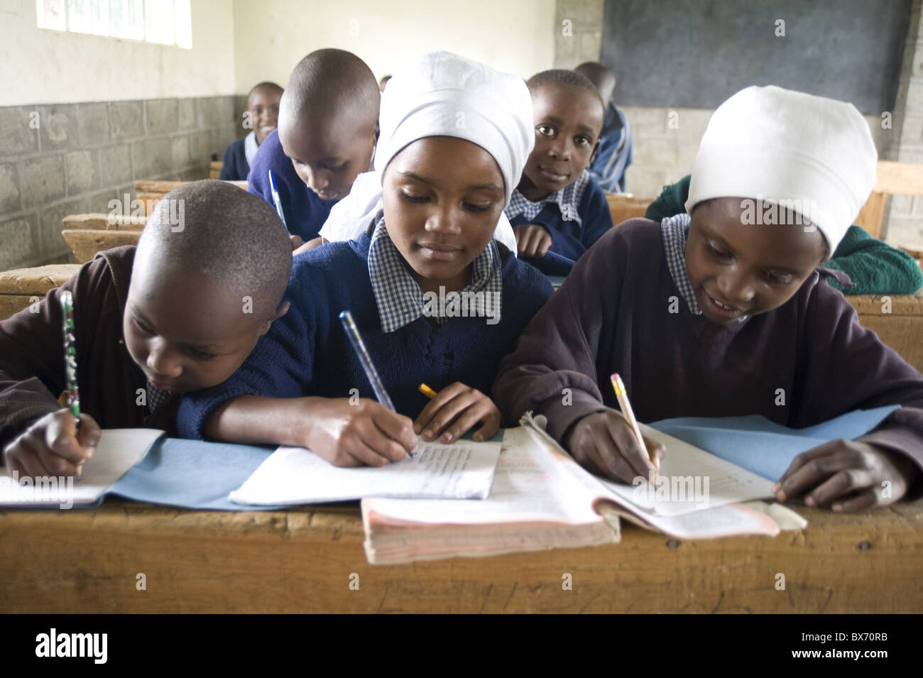 Kenya girls school hi-res stock photography and images - Alamy