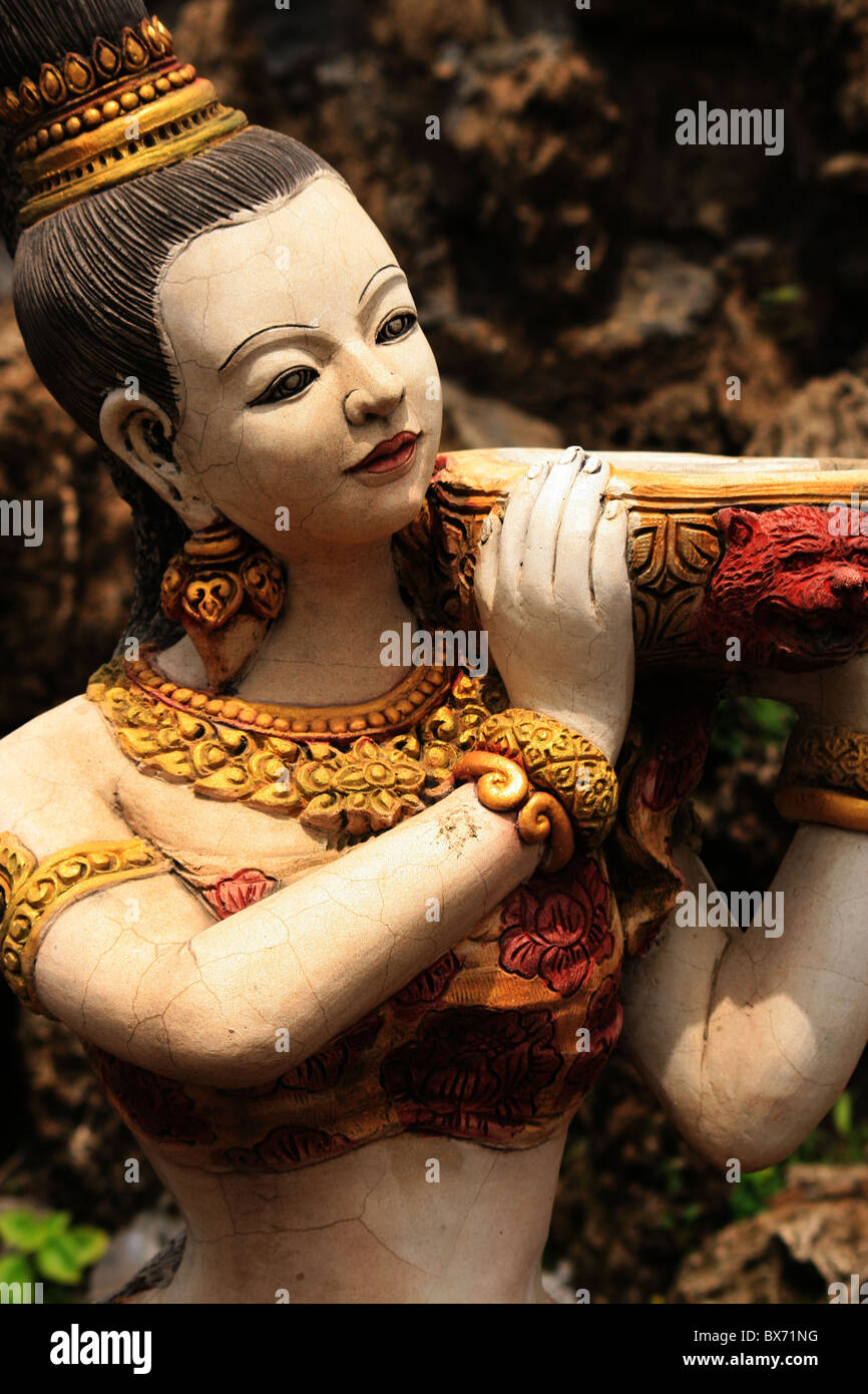 Thai statue woman hi-res stock photography and images - Alamy