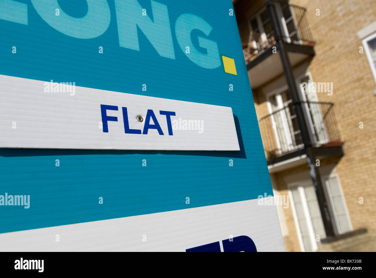 Sign for flat Stock Photo - Alamy