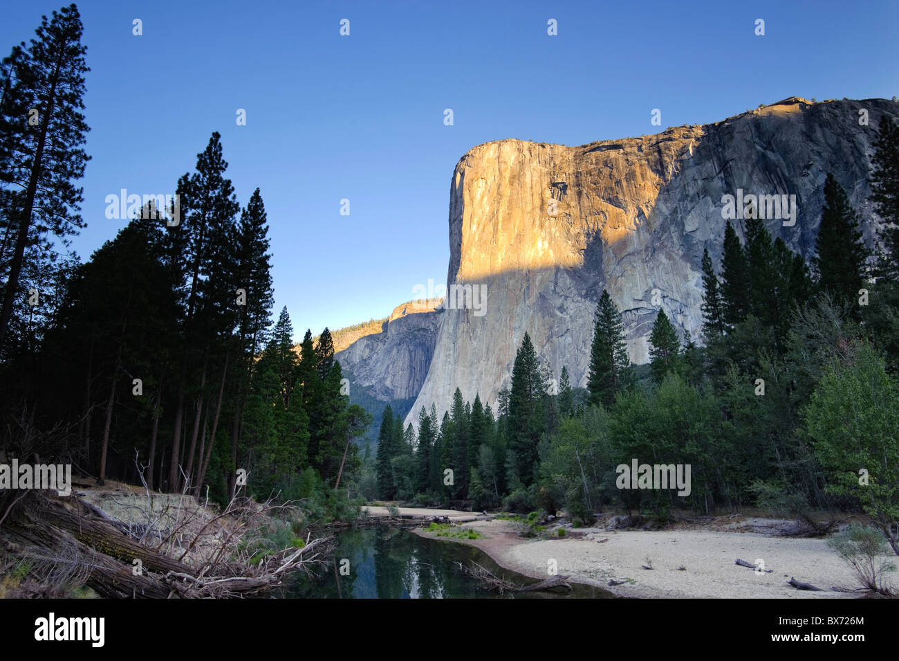 USA, California, Yosemite National Park, Merced River, Cathedral Beach ...