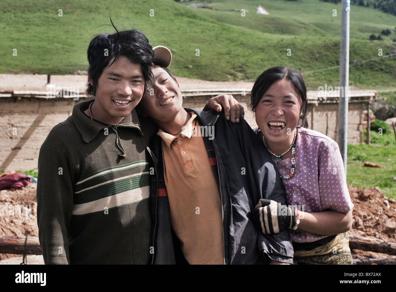 Happy tibetans hi-res stock photography and images - Alamy