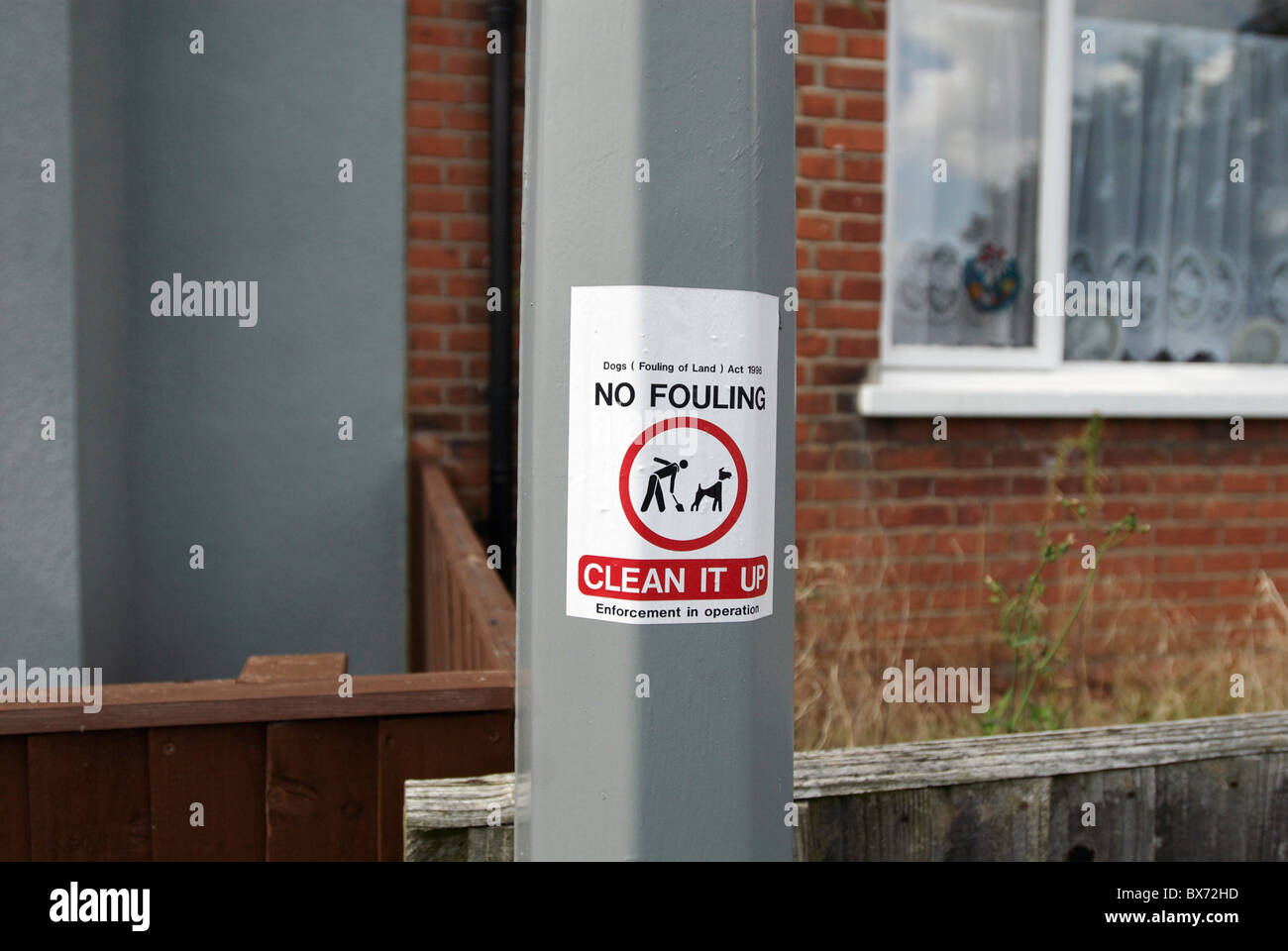Dog litter warning sign hi-res stock photography and images - Alamy