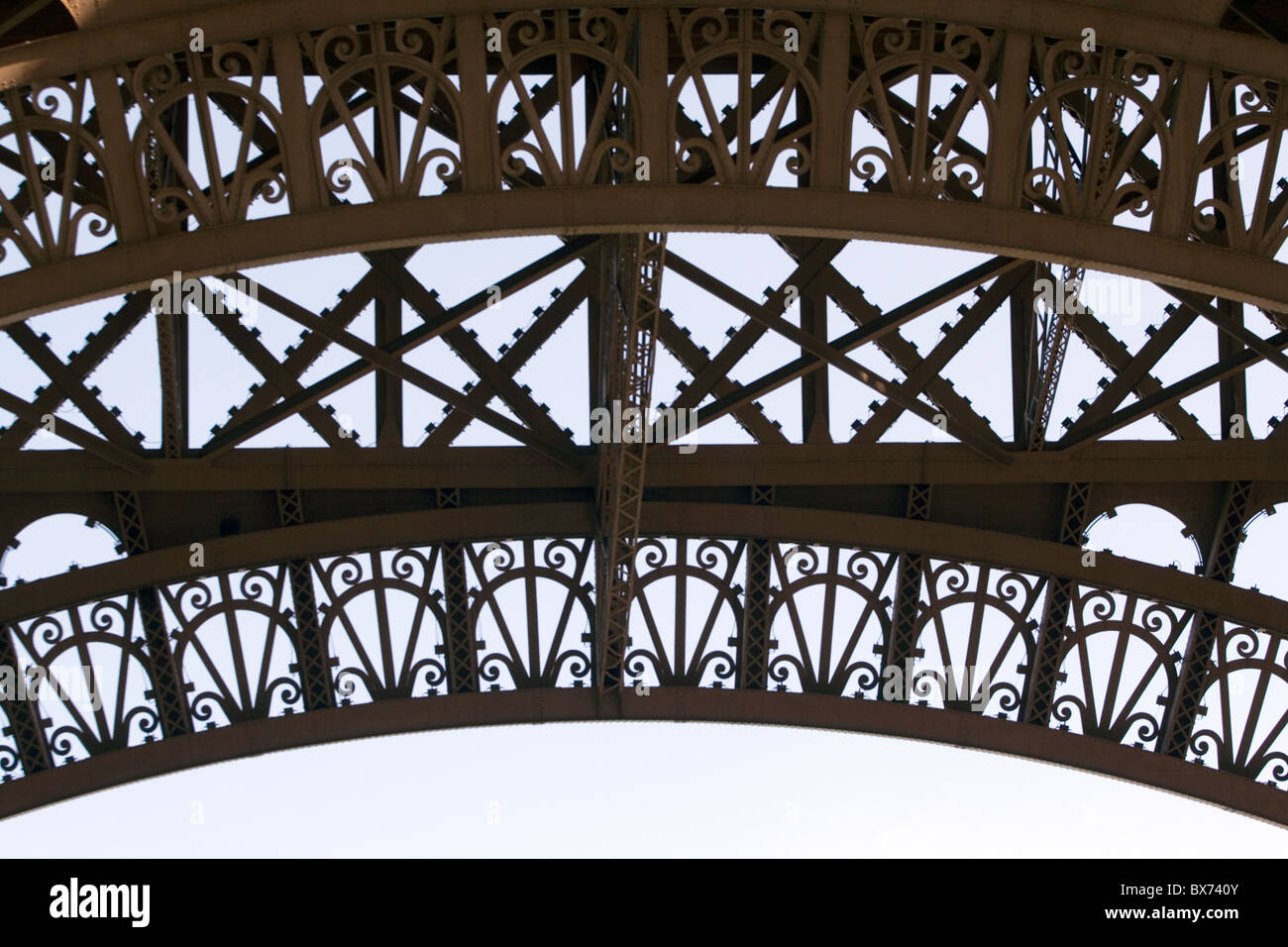 iron struts of the eiffel tower Stock Photo - Alamy