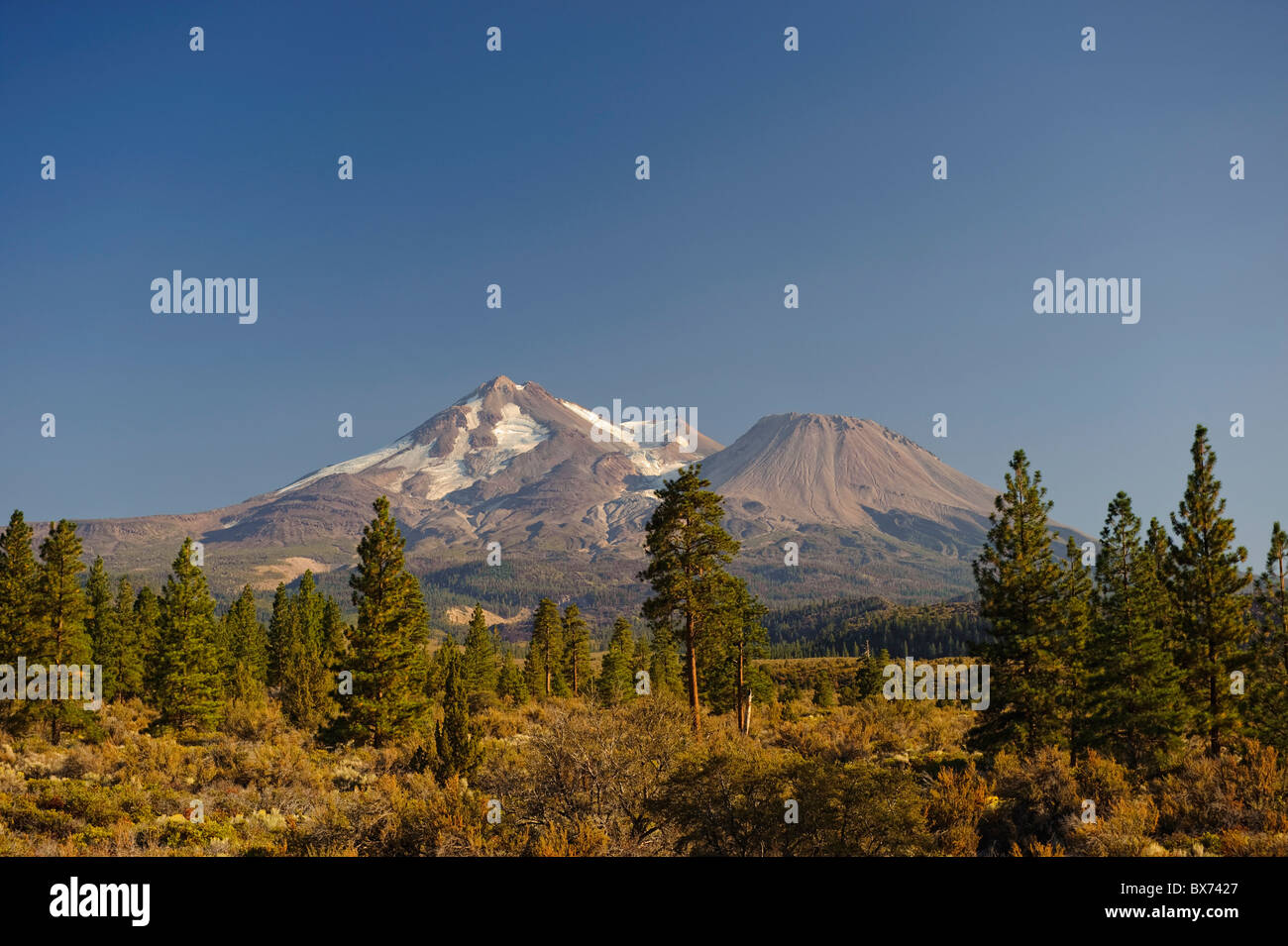 Mt shasta landscape hi-res stock photography and images - Alamy