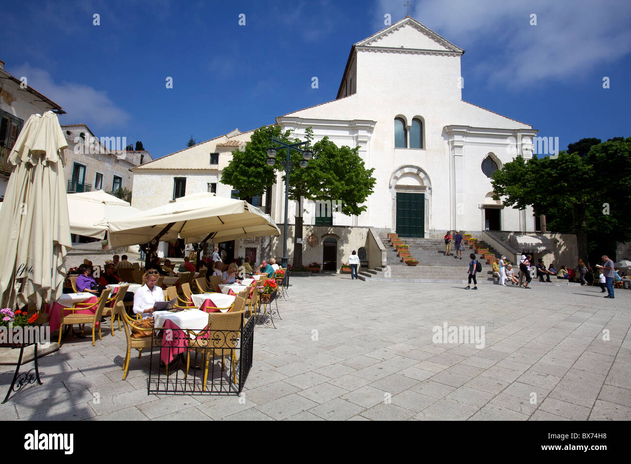 Town square of ravello hi-res stock photography and images - Alamy