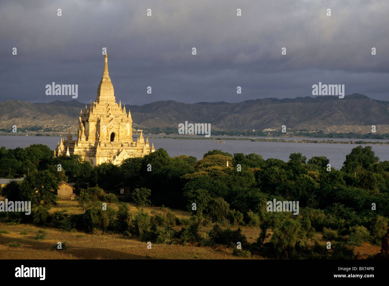 Irrawaddy hi-res stock photography and images - Alamy
