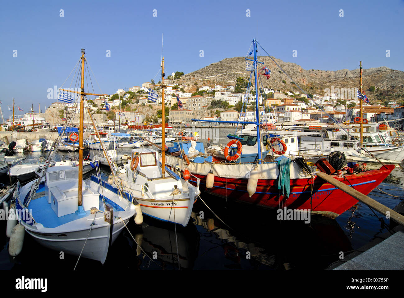 Harbours in greece with boats hi-res stock photography and images - Alamy
