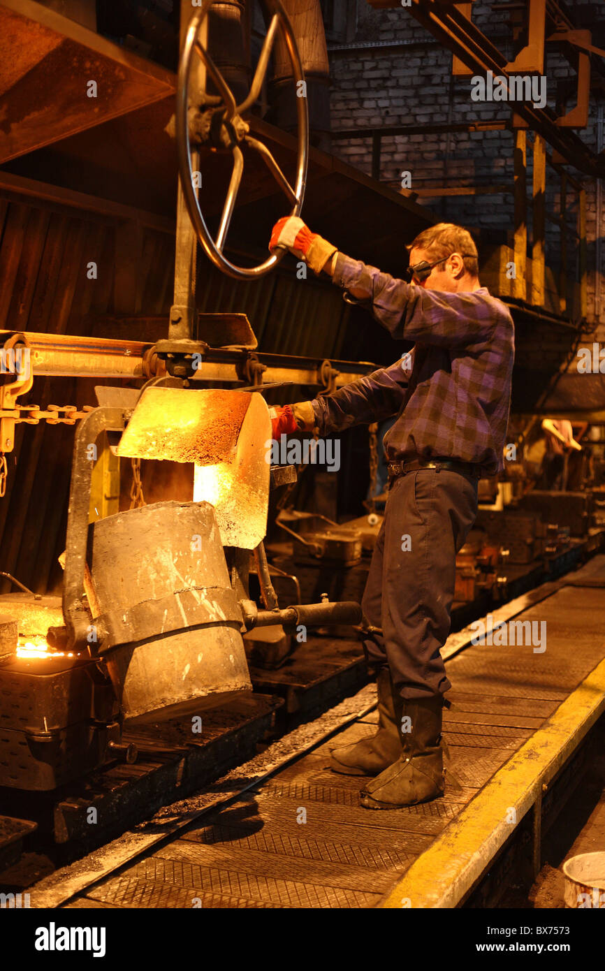 Foundry machines hi-res stock photography and images - Alamy