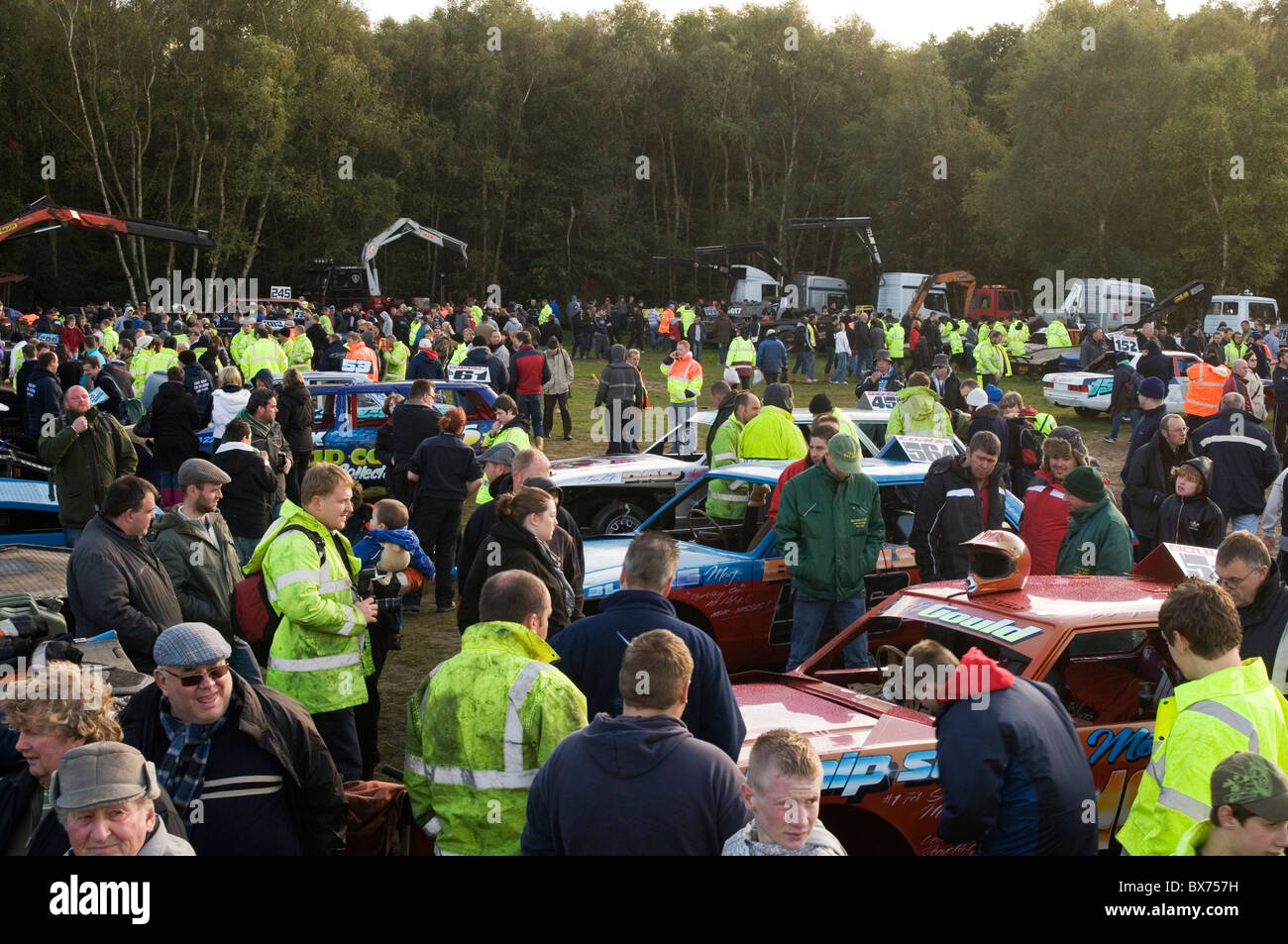 Racing car pits hi-res stock photography and images - Alamy