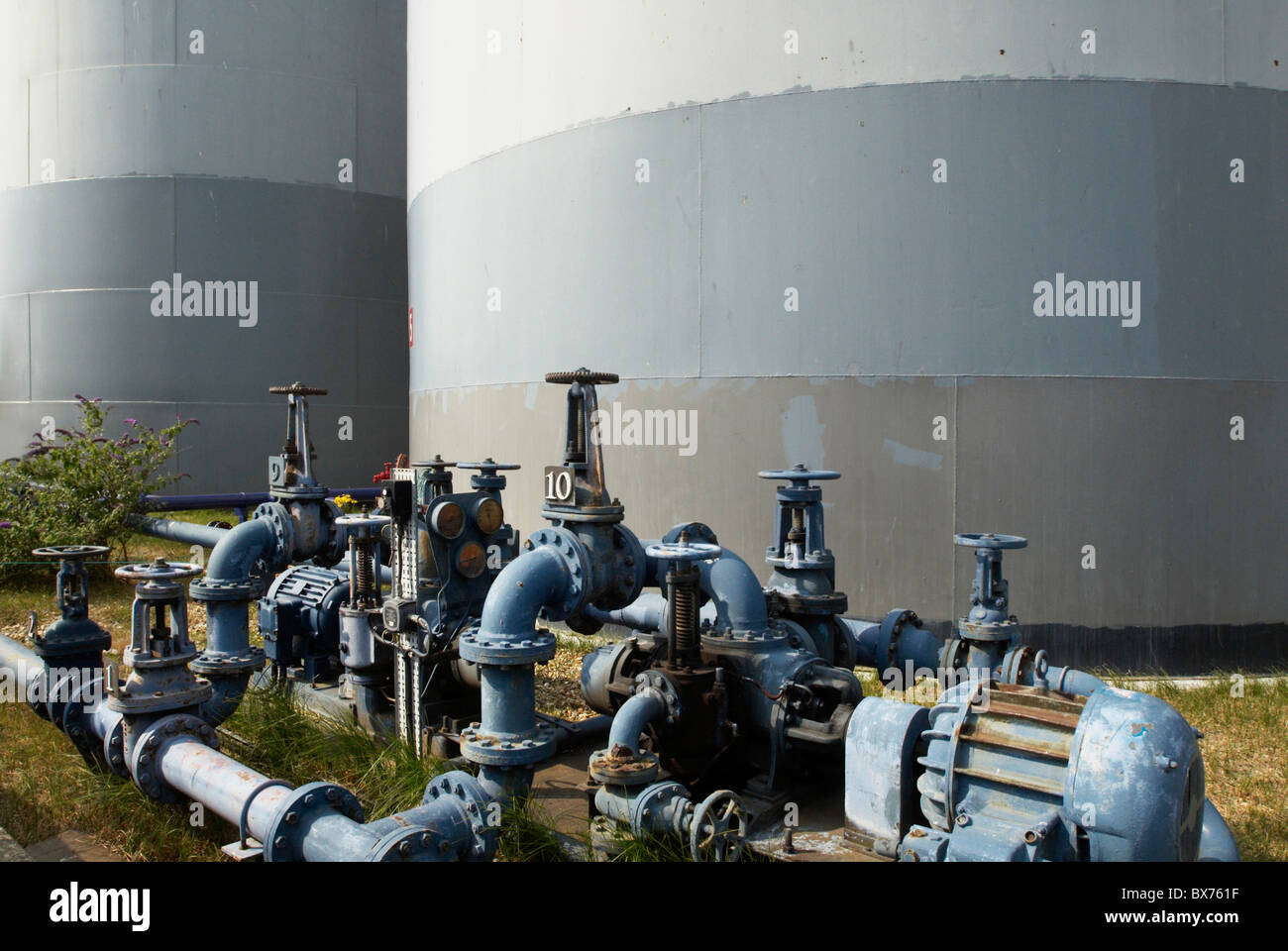 Gas pipes and valves Stock Photo - Alamy