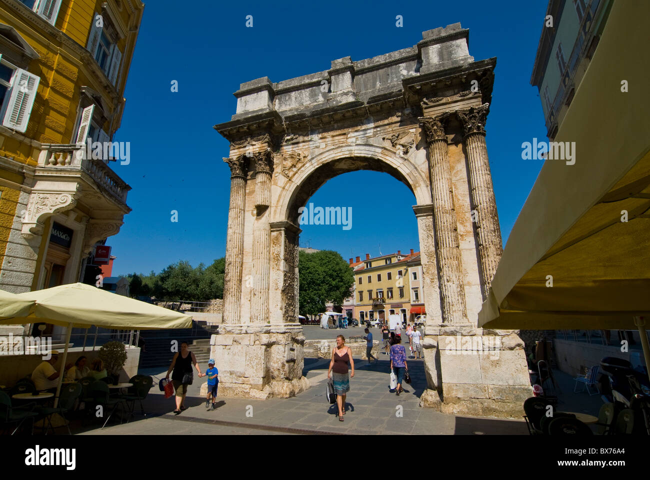 Twin Gates (Porta Gemina), Pula, Istria, Croatia, Europe Stock Photo ...