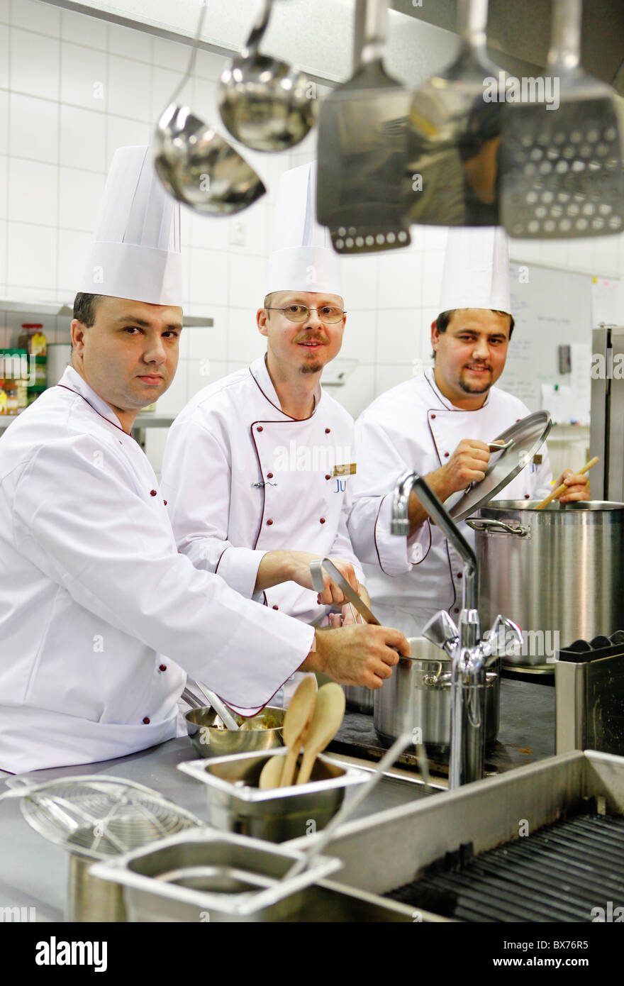 cooks, kitchen, restaurant, hotel Stock Photo - Alamy
