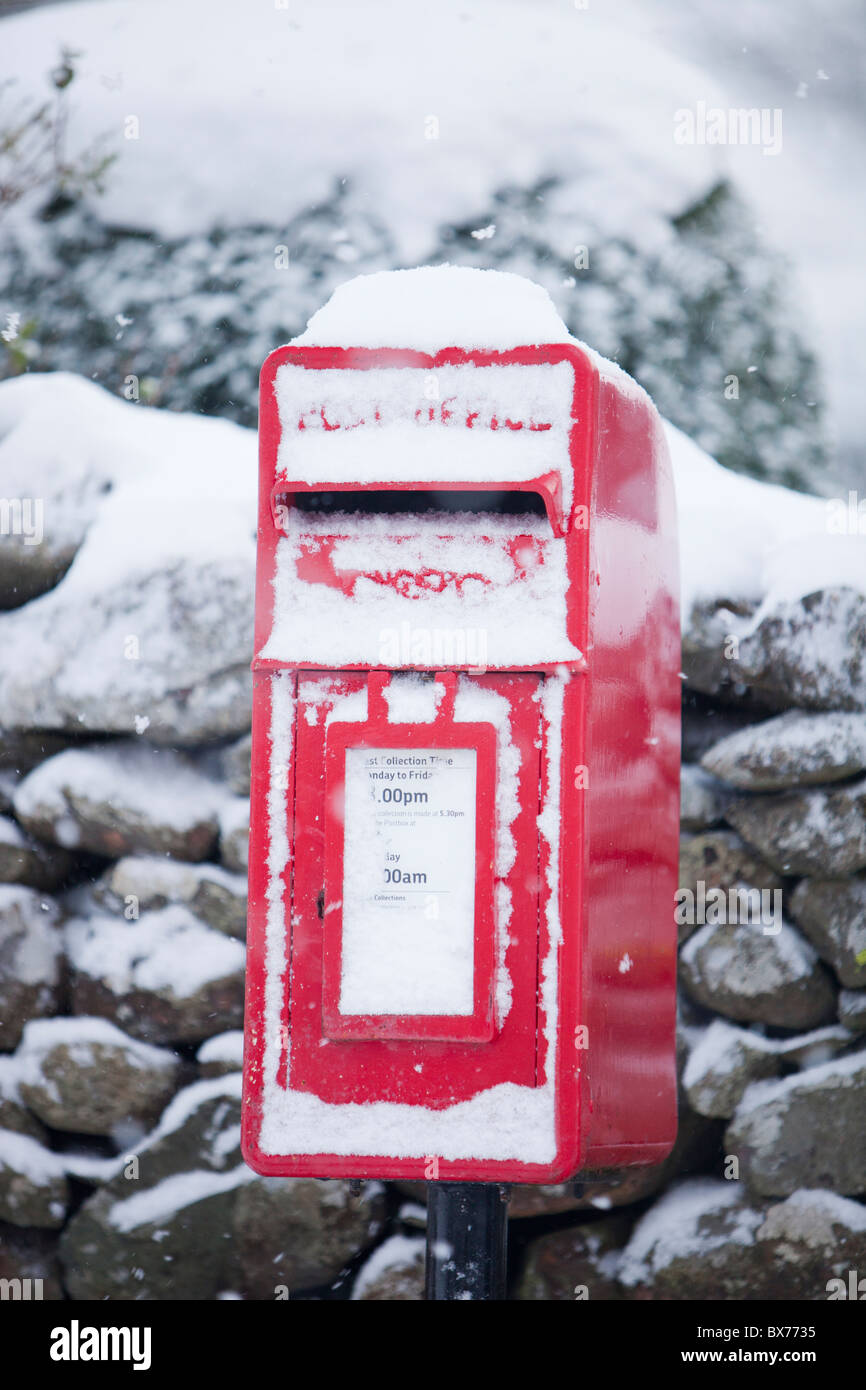 Postbox And Snow And Uk High Resolution Stock Photography and Images ...