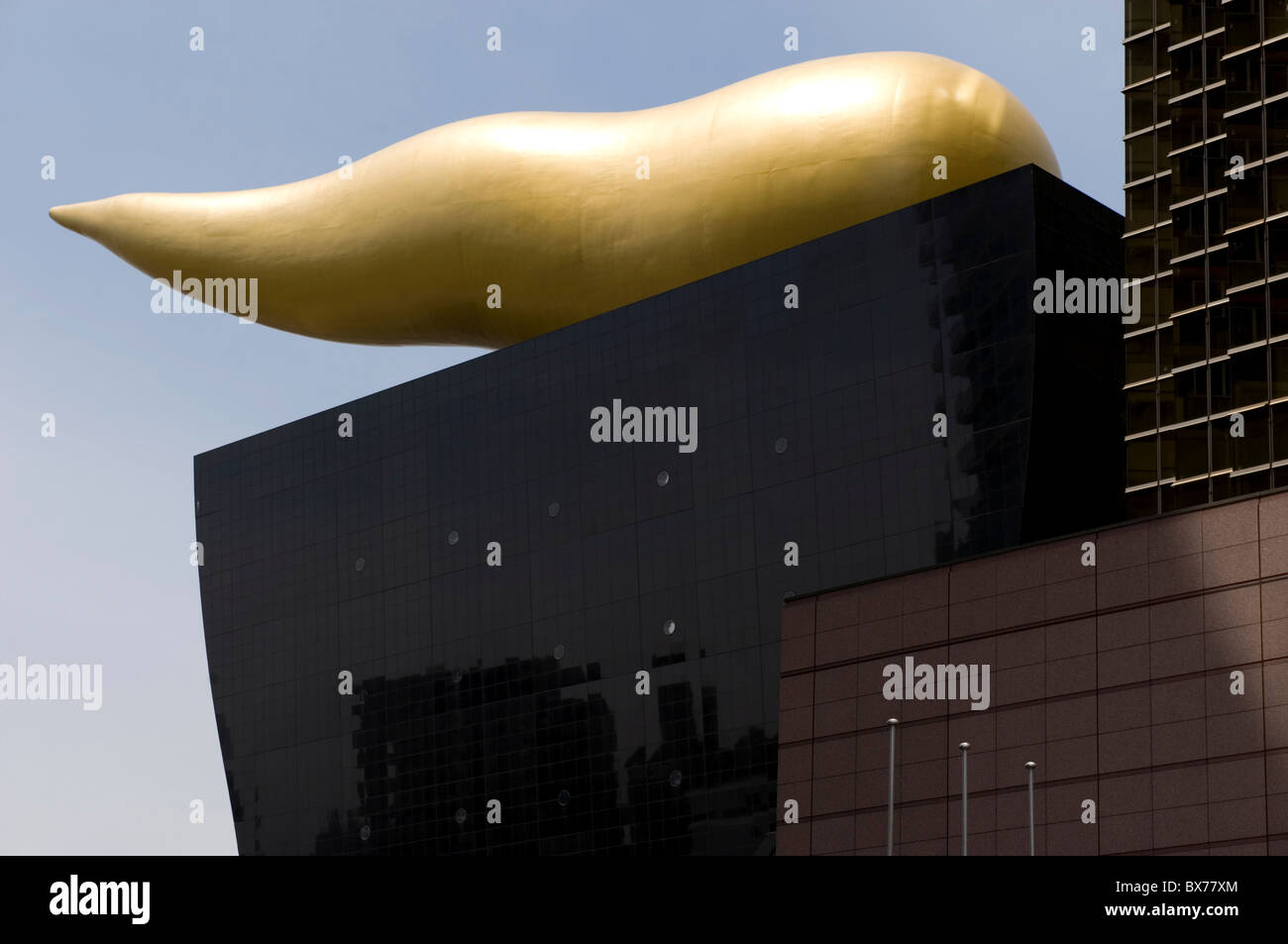 Asahi beer building asakusa tokyo hi-res stock photography and images ...