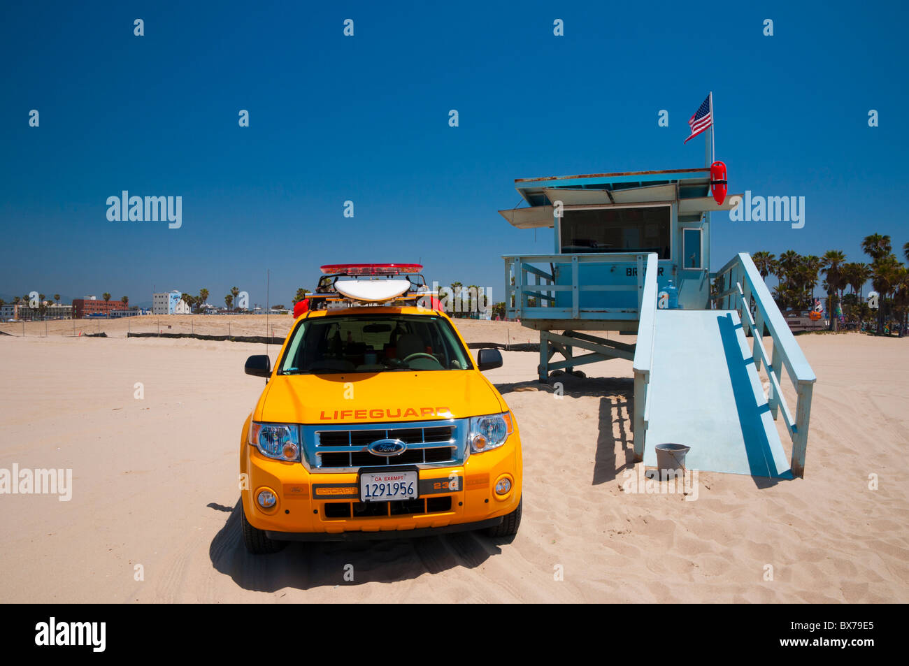 Venice beach lifeguards station hi-res stock photography and images - Alamy