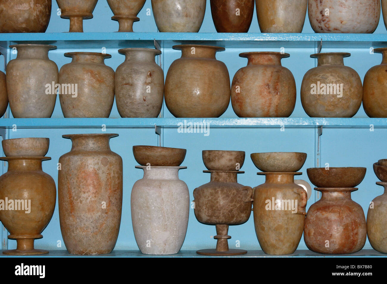 Egypt alabaster shop hi-res stock photography and images - Alamy
