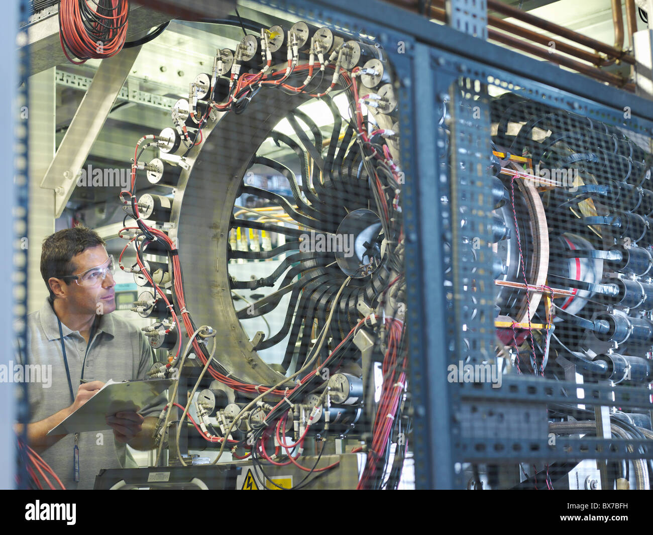 Particle accelerator technology hi-res stock photography and images - Alamy