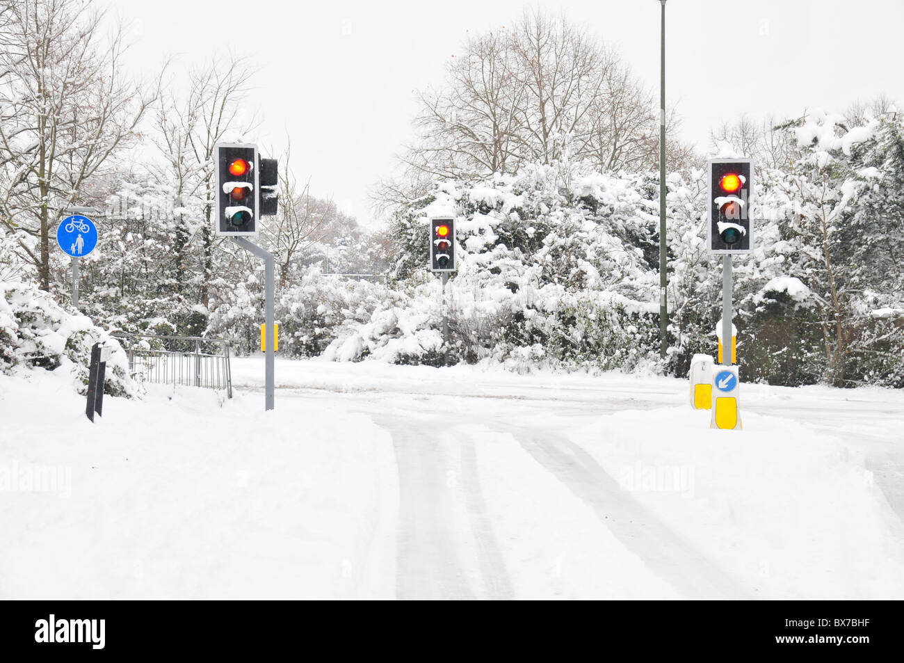 Traffic lights in snow Stock Photo - Alamy