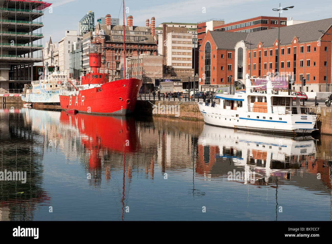 Liverpool Albert Dock Boats Stock Photo - Alamy
