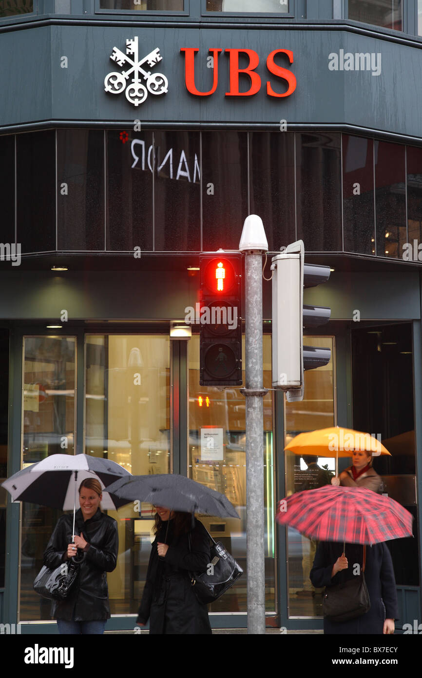 Red ubs logo hi-res stock photography and images - Alamy