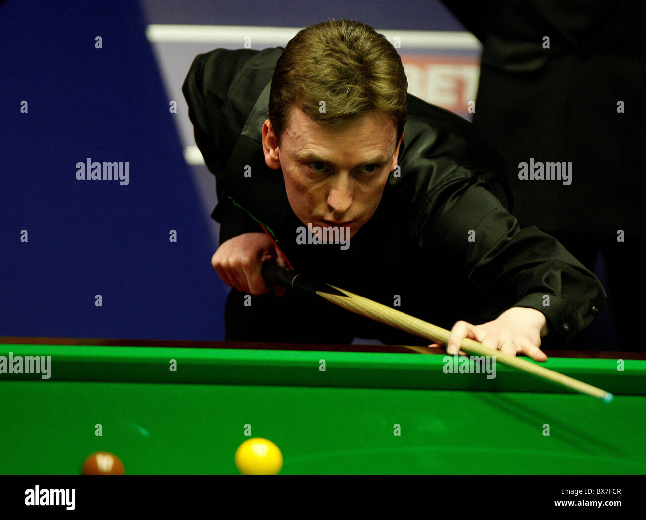 Ken doherty 1997 world snooker champion and bbc hi-res stock ...