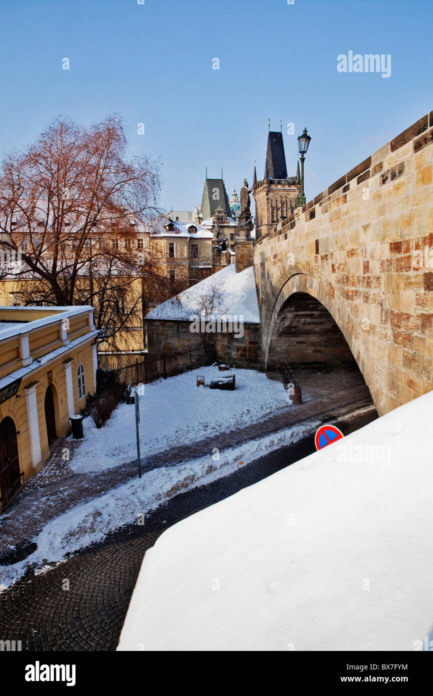 Prague - snow covered pillar of Charles Bridge Stock Photo - Alamy
