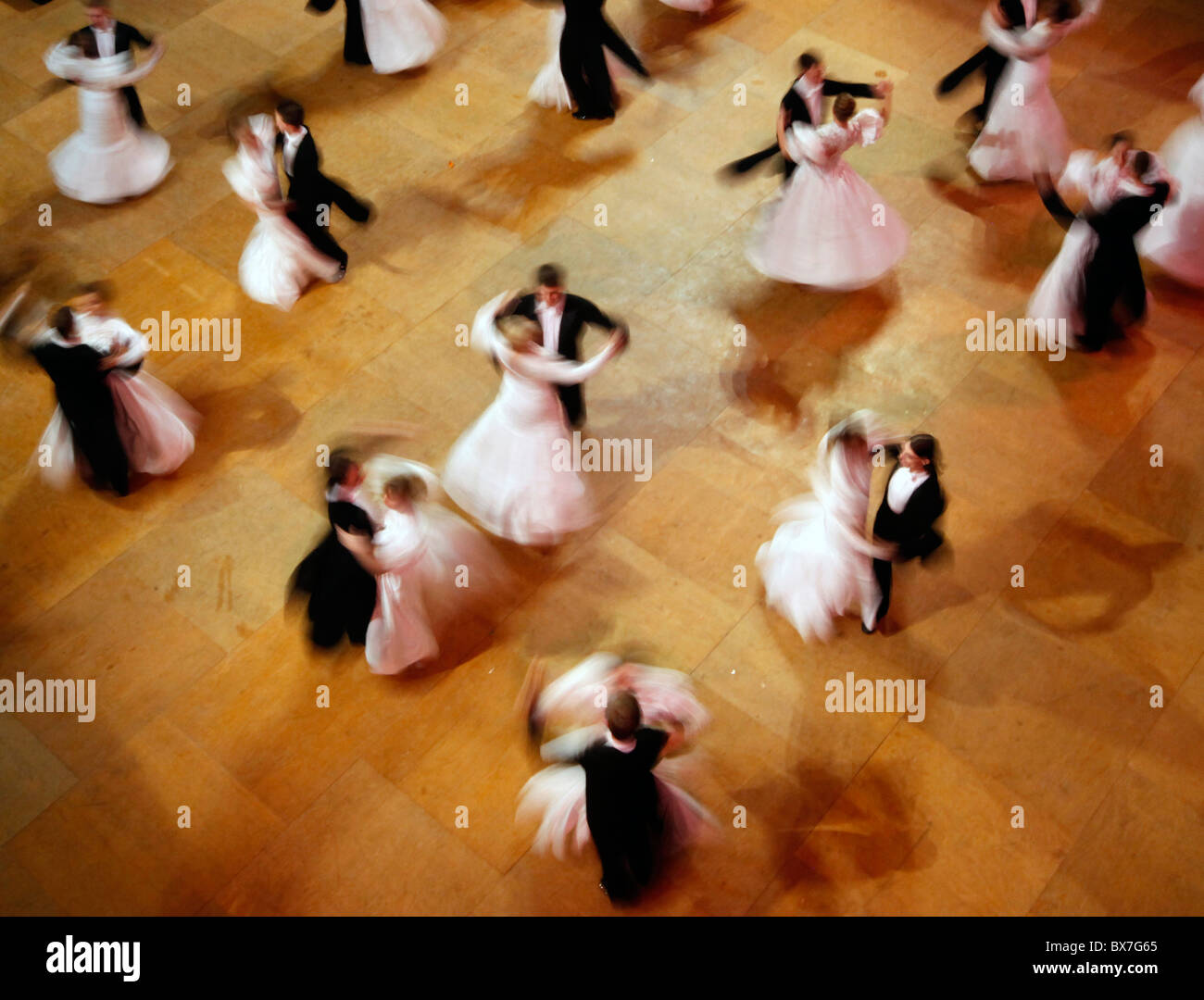 Opera Ball, ballet, dancers, dance, entree, valse, waltz Stock Photo ...