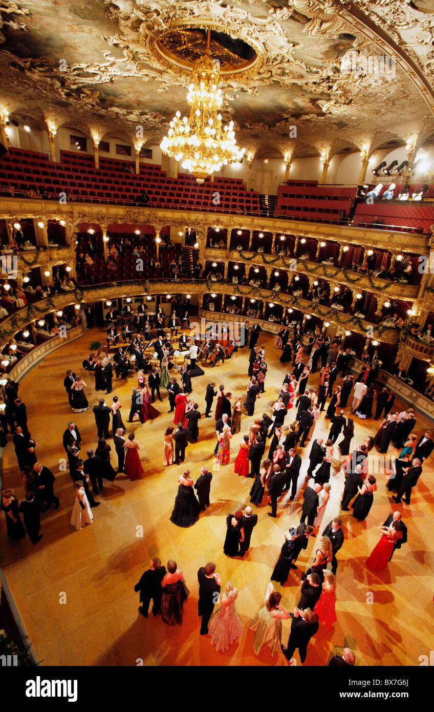 Opera Ball, dancers, dance,theater Stock Photo - Alamy