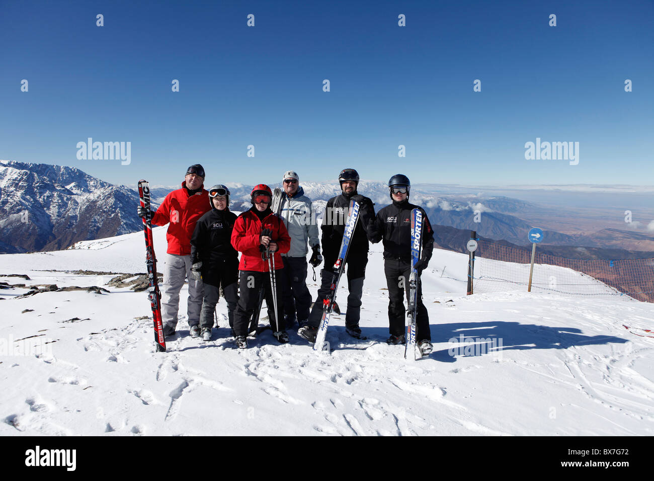 Oukaimeden skiing hi-res stock photography and images - Alamy