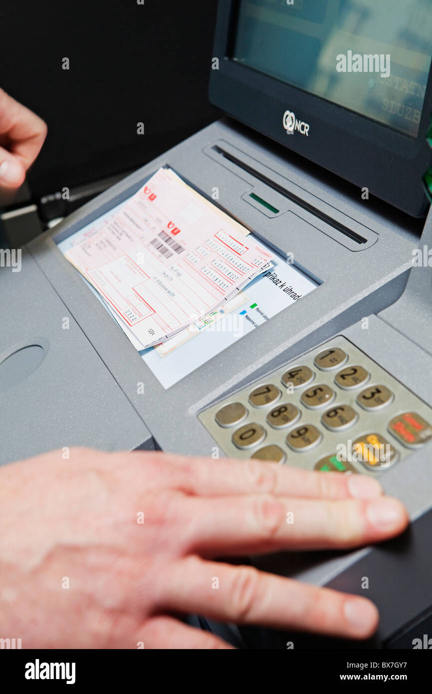 Teller terminal noncash payments hi-res stock photography and images ...