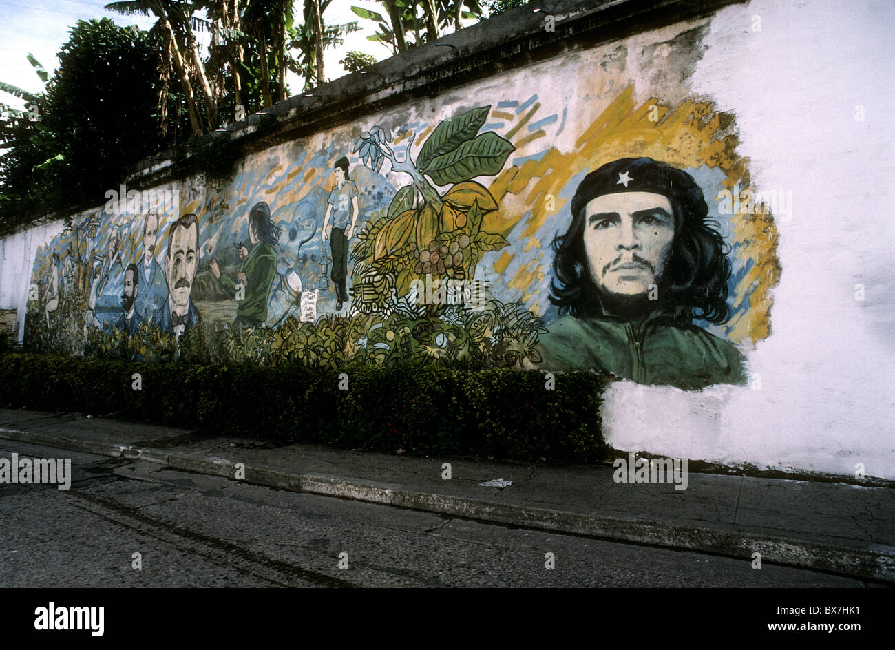 Mural ernesto che guevara on hi-res stock photography and images - Alamy