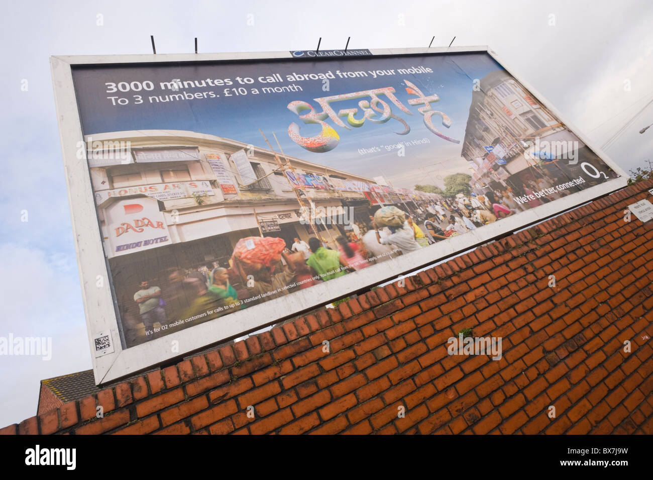 ClearChannel billboard site featuring advertising poster for O2 mobile ...